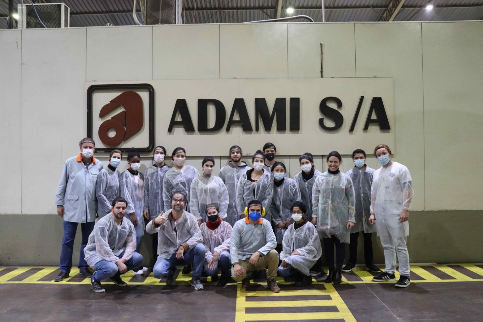 Acadêmicos da UNIARP conhecem o PCP da Embalagem da Adami » Uniarp